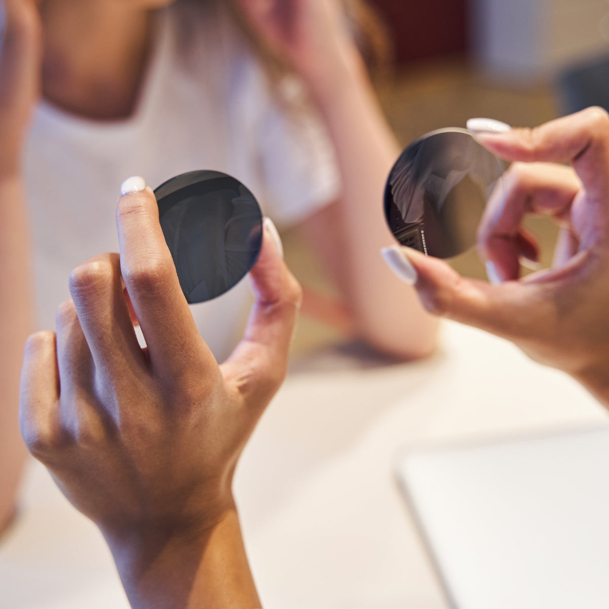 Behind the Scenes: Crafting Precision Lenses – Frame of choice